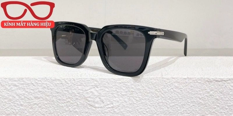 Kính Đen Dior – Đẳng Cấp Mang Lại Phong Thái Sang Trọng